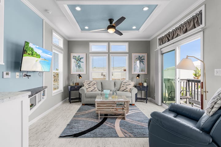 New Waterfront Cottage Retreat In St. James City! - Sanibel Island, FL