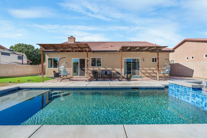 Desert Oasis: Pool, Spa, Arcade & Central Location - Coachella, CA