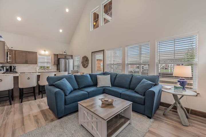 Dog Friendly Bungalow In The Heart Of Dover Bay - Sagle, ID