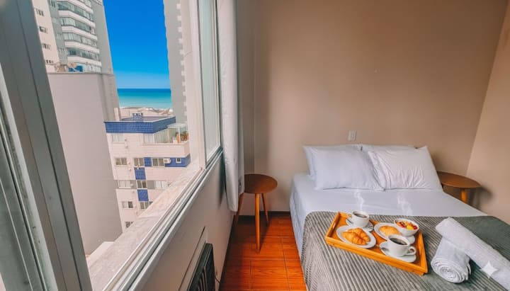 Apartment With Direct Access To The Sea, Sleeps 4. - Balneário Camboriú