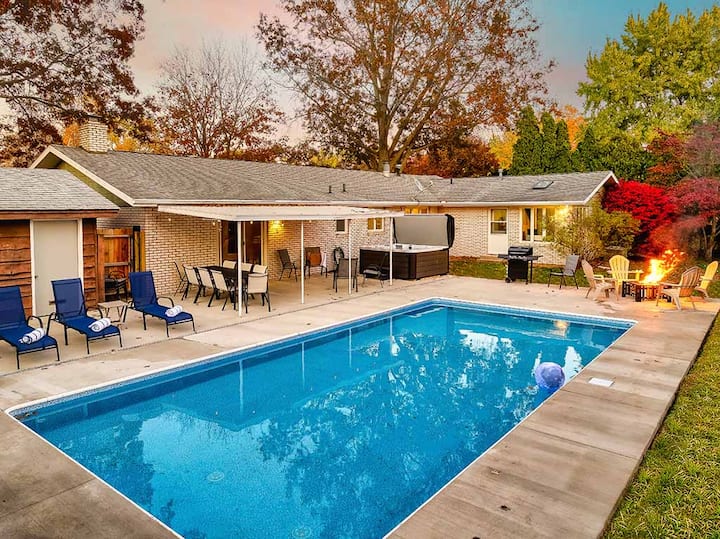 Swinhaven | Pool | Hot Tub | Arcade - Stevensville, MI