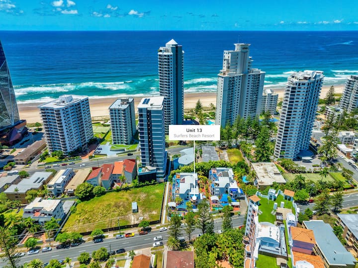 Surfers Beach Resort Coastal Charm Light N Bright - Australia