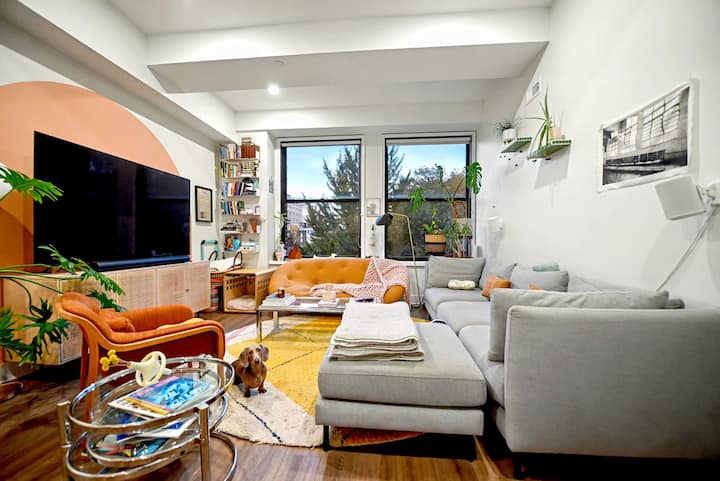 Sosuite | Designer 1br W Independence Park View - Philadelphia, PA