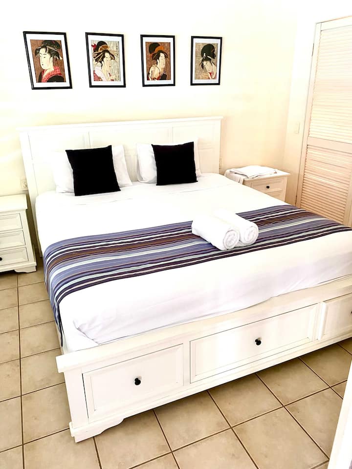 Coral Mango - Airlie Beach