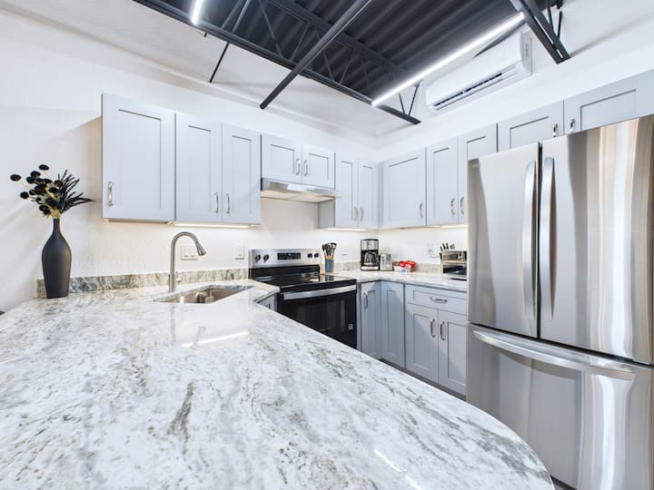 Chic Loft Retreat Near Port Canaveral -Unit 202 - Cocoa Beach, FL