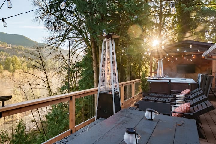 Lux River Mnt. Views! Game Rm. Hot Tub. Fire Pits. - Oregon
