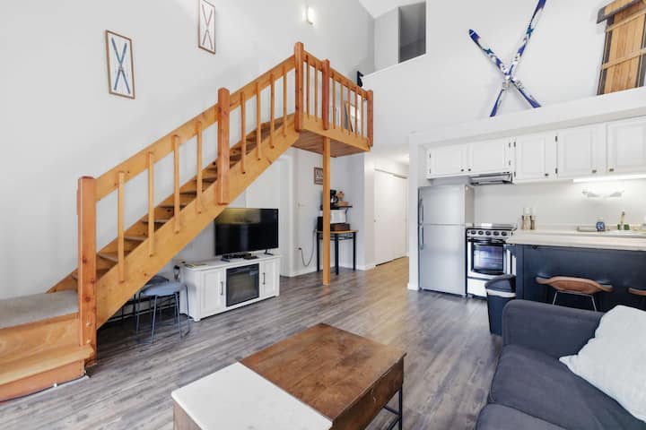 Lincoln Retreat | Pools, Gym, Sauna & Arcade - Loon Mountain, NH