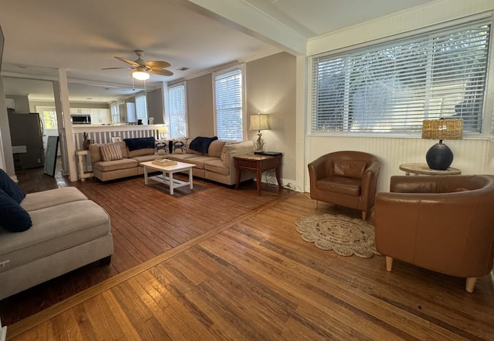 Sea You Soon On 12th St! One Block To The Beach - 타이비 아일랜드