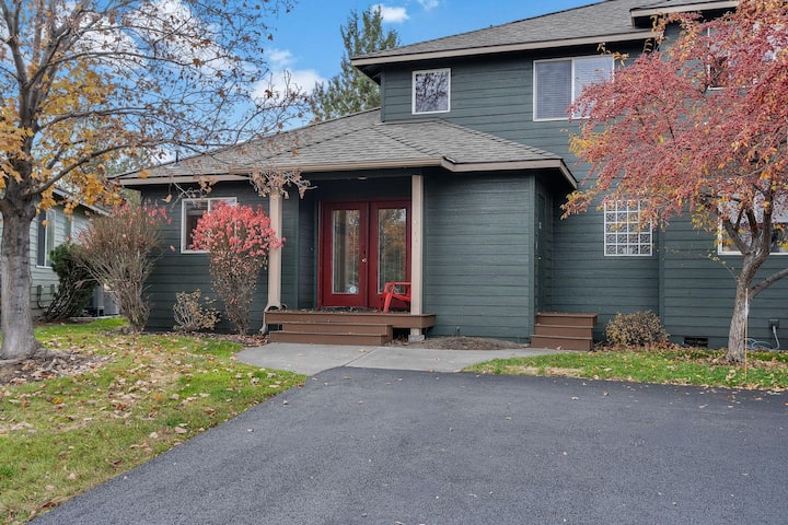 New! Eagle Crest Retreat | 3br Townhome W/ Resort - Redmond, OR