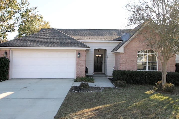 Oak Garden Getaway - Valdosta, GA