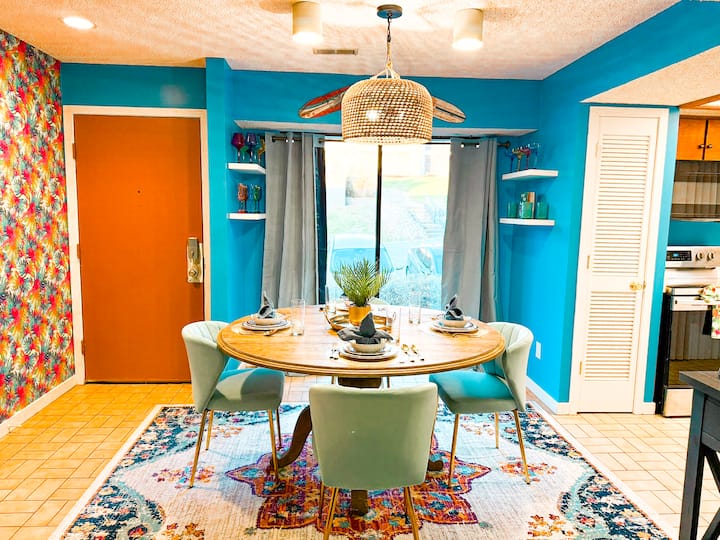 Tiki Time-2bd/2ba/pools/grill/patio-four Seasons - Lake Ozark, MO