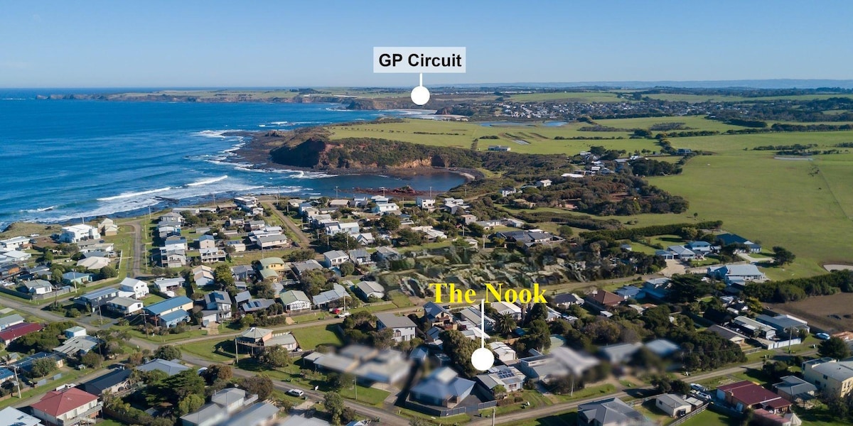 The Nook, cosy beach house in Sunderland Bay - Houses for Rent in ...