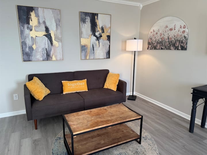 Generously Sized 5 Bedroom Retreat - Abilene, TX