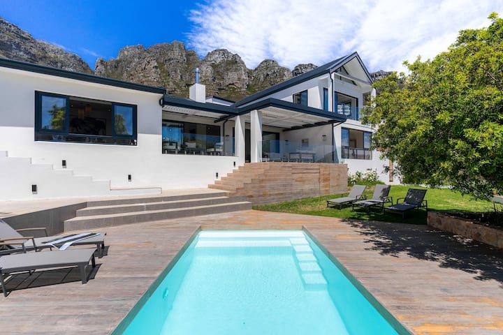 Crystal Bay Villa - Pool, Views & Luxury Living - Camps Bay
