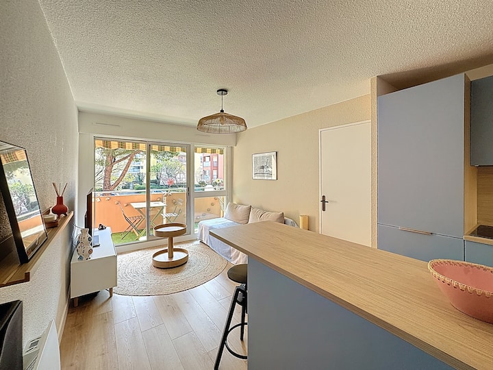 Charmant T2 Climatisé Avec Terrasse Parking à - Le Lavandou