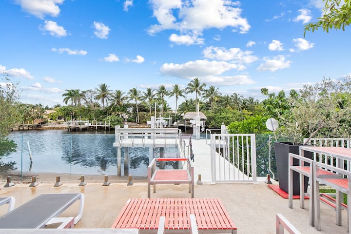 Bright First‑floor Apt W/patio & Mini‑golf - Boca Raton, FL