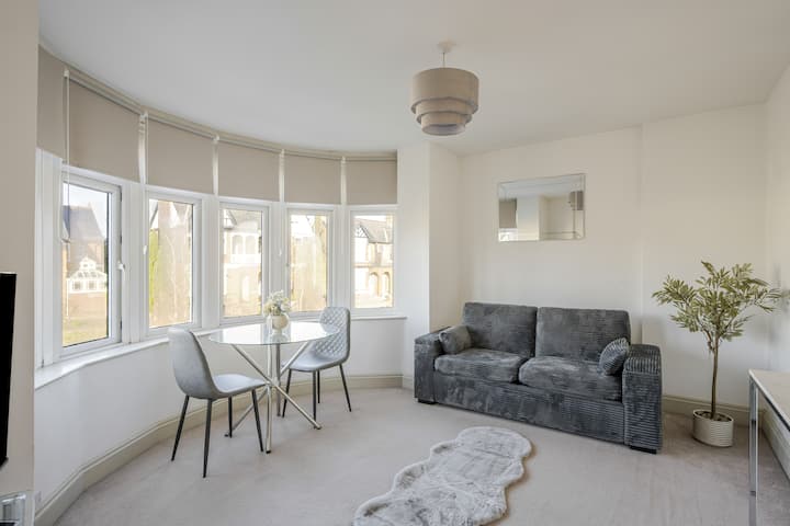 Salle De Bain Privée-appartement-supérieure-vue Su - Chelmsford