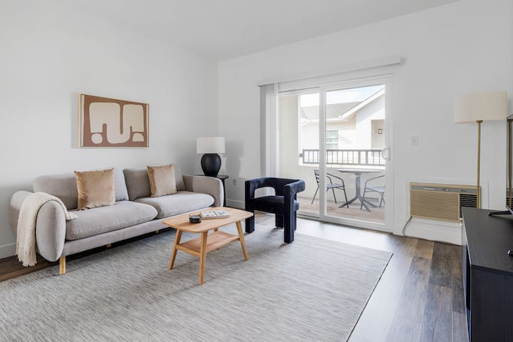 Blueground | Santa Clara, Pool, Nr Central Park - San Jose, CA