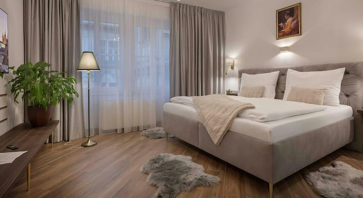 Alfons Mucha Apartment By Kaiserstein Palace - Praag