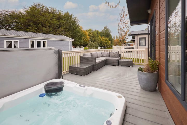 Host & Stay | Bluebell Lodge - Pocklington
