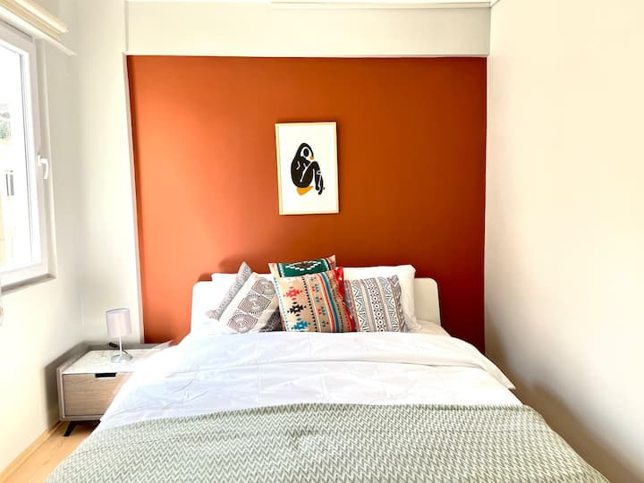 Stylish 2br, 3ac & Lift In Trendy Cihangir - Estambul