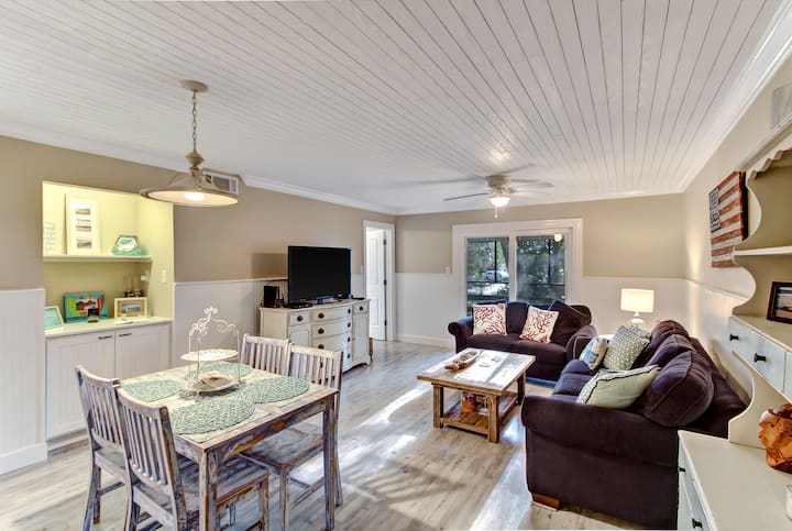 Walk To Beach, Ice Cream, Pizza, And More! - Fernandina Beach, FL