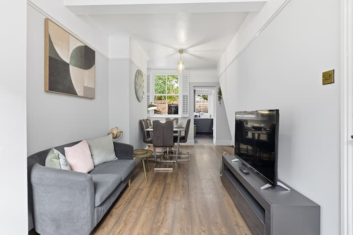 Modern 3 Bed Home Near Chester Centre - Chester, UK