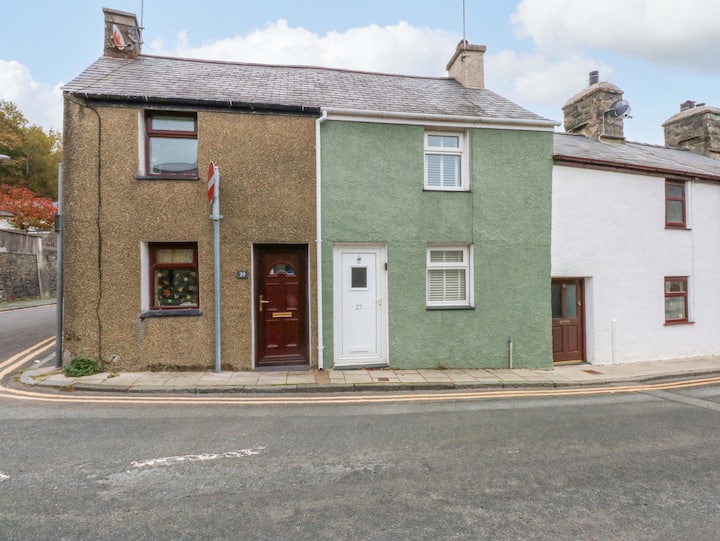 27 Kingshead Street - Pwllheli