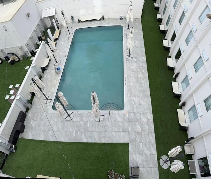 Ramada Dfw Airport | 2 Queen Room | Seasonal Pool - Irving, TX