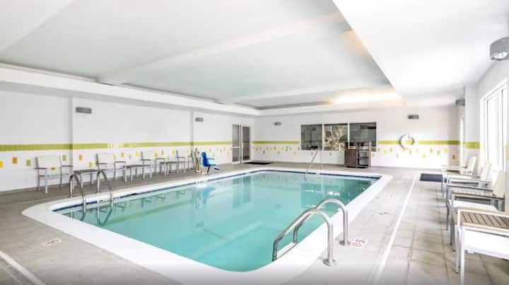 2 Convenient Stays Near State Capitol Museums - Baton Rouge, LA