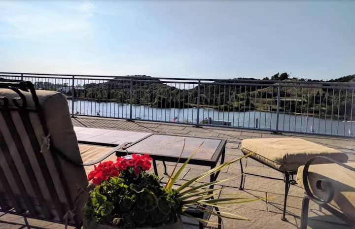 Dt Condo W/ Balcony, Rooftop Deck & Water Views! - グランド・ヘブン, MI
