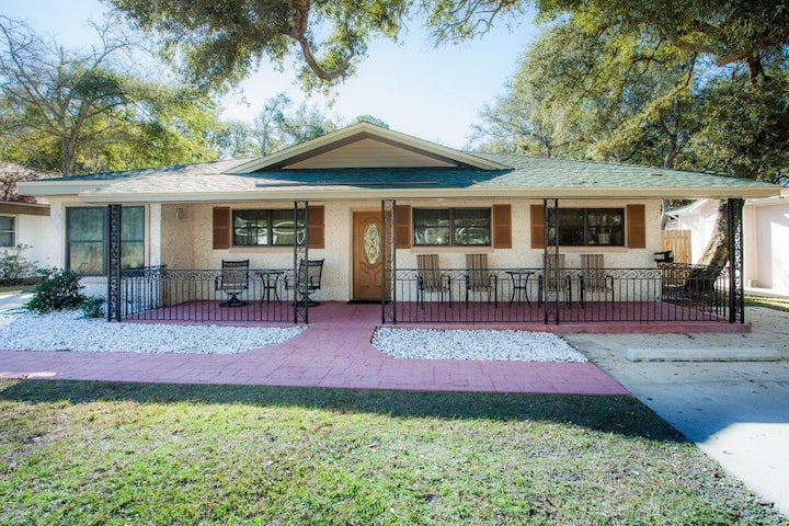 Barronhaus 4 Bedrooms, 4 Bathrooms - Jekyll Island, GA