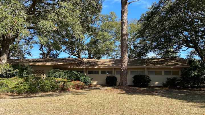 Almost Heaven 4 Bedrooms, 3 Bathrooms - Jekyll Island, GA
