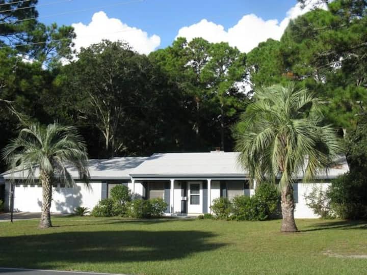 Hollybourne Ii 3 Bedrooms, 2 Bathrooms - Jekyll Island, GA