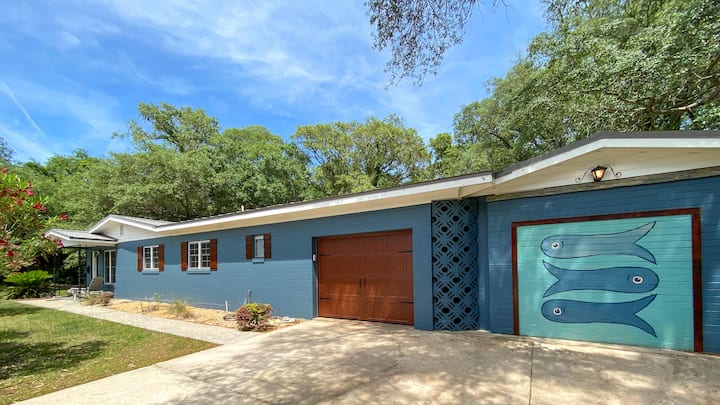 Kisses Cottage 4 Bedrooms, 3 Bathrooms - Jekyll Island, GA
