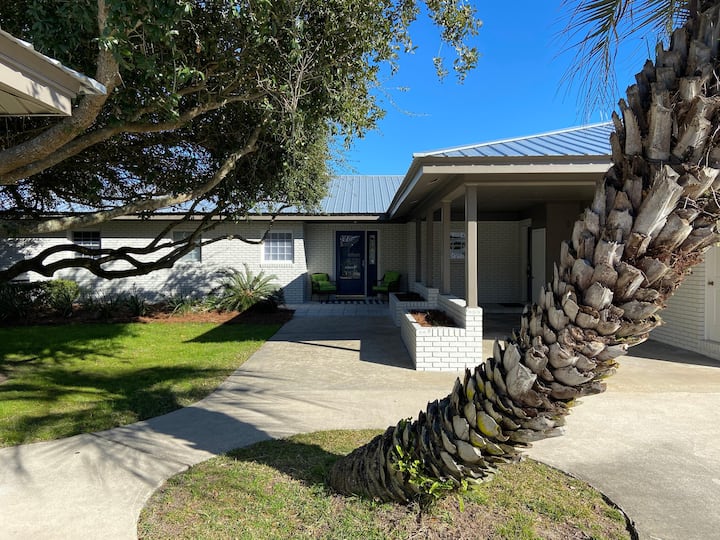 10 Tyler 4 Bedrooms, 3 Bathrooms - Jekyll Island, GA