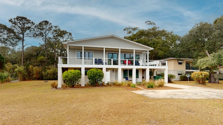 Clubhouse Cottage 5 Bedrooms, 3 Bathrooms - Jekyll Island, GA