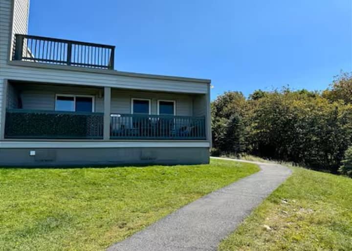 2120  Beautifully Remodeled, 1st-floor, 2 Br,2 Ba - Sugar Mountain, NC