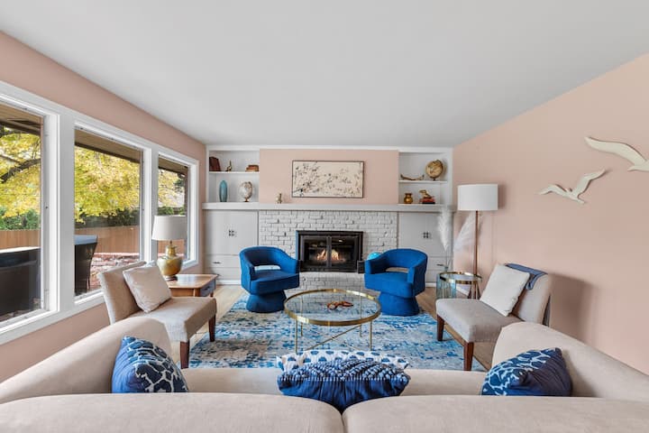 Stylish South Hill Getaway | Bar & Game Room - Spokane, WA