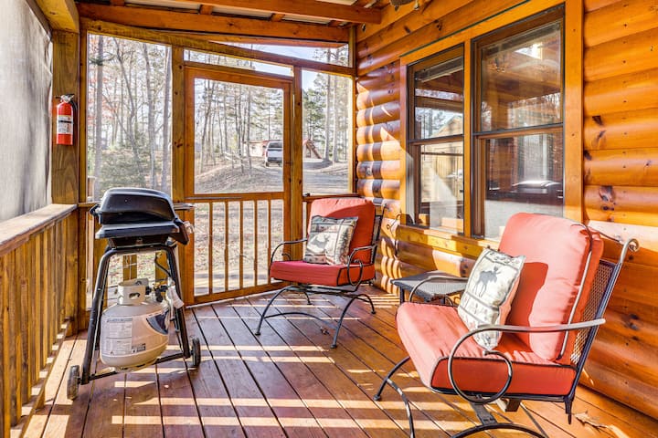 Fish & Hike: Wooded ‘Circle P Cabin’ In Murphy - Murphy, NC