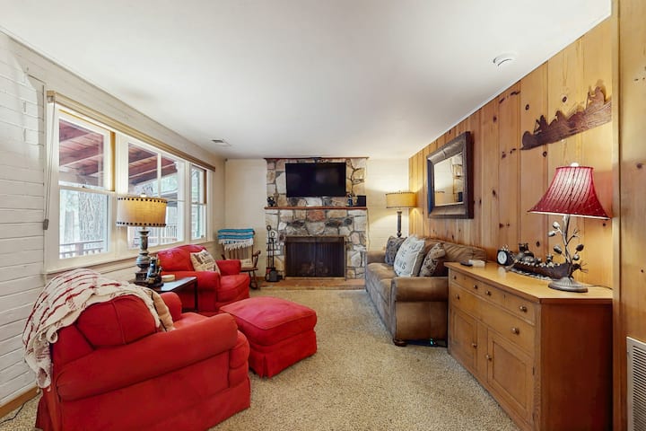 2br Cabin Near Town With Fireplace & Great Deck - South Lake Tahoe, CA