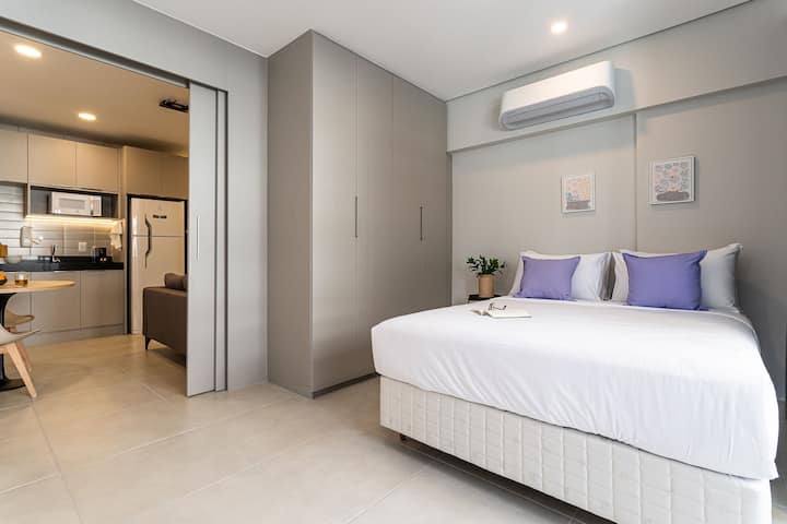 Full 1-bedroom Apartment With Balcony | Republic - São Paulo