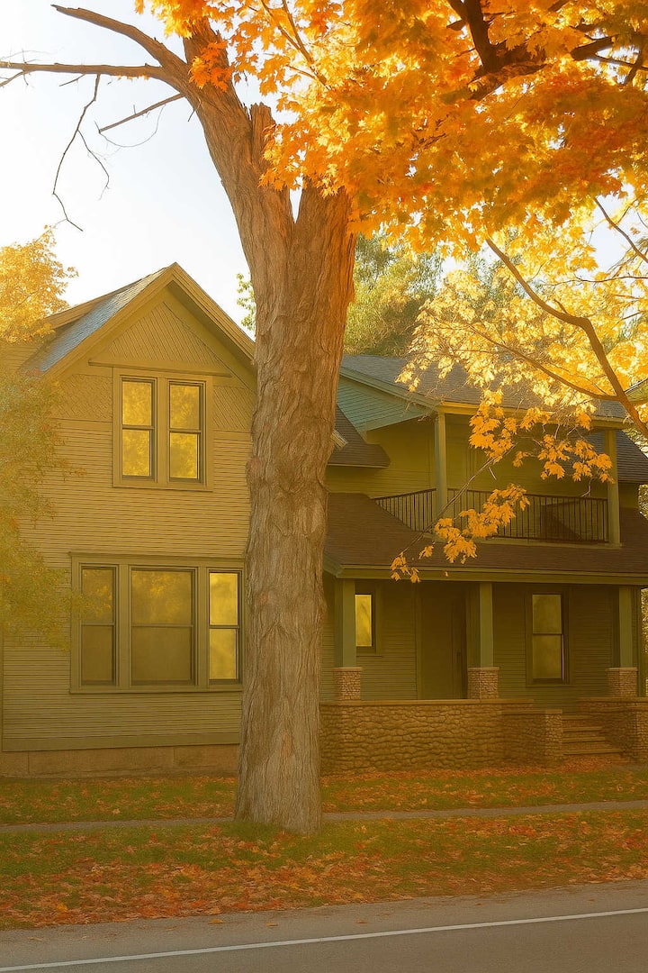 Robin's Nest - Leland