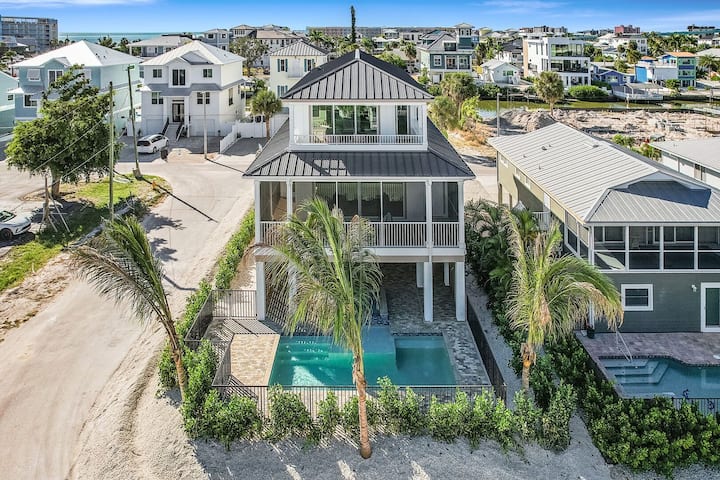 Brand New 4br Oasis-heated Pool/spa, Walk To Beach - Fort Myers Beach, FL