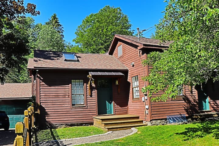 Craftsman House Charming Arts & Craft Style Home C - Cooperstown, NY