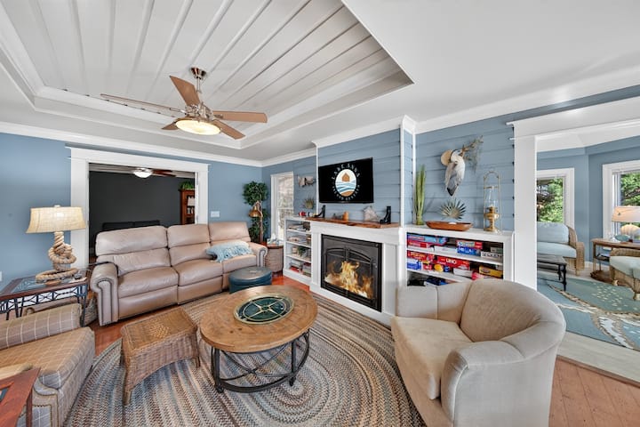 Waterfront Home On Lka's Private Side W/boathouse - Lake Anna, VA