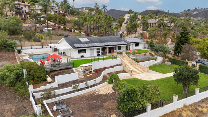 Viva La Vista! | Pool & Jacuzzi | Family Game Room - San Marcos, CA