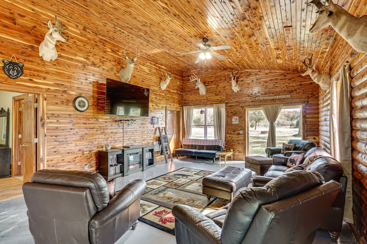 On 17 Acres! Countryside Retreat In Louisburg - Pomme de Terre Lake, MO