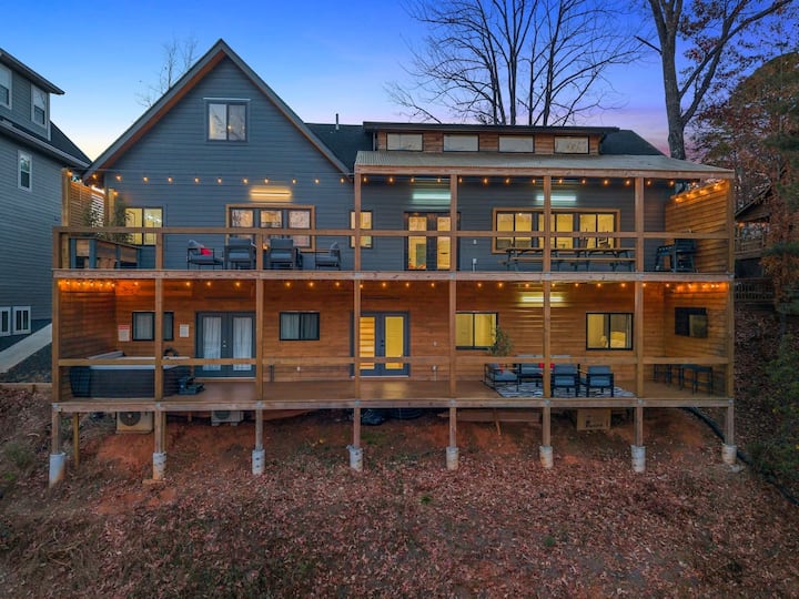 Helen Mountain •Theater •Hottub•gamecave•sleeps 14 - Helen, GA