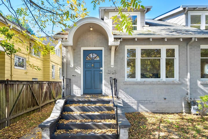 Charming And Spacious Seattle 3b3b Townhome - Seattle, WA